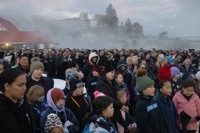 SunLive - Rotorua Anzac Day dawn service - The Bay's News First