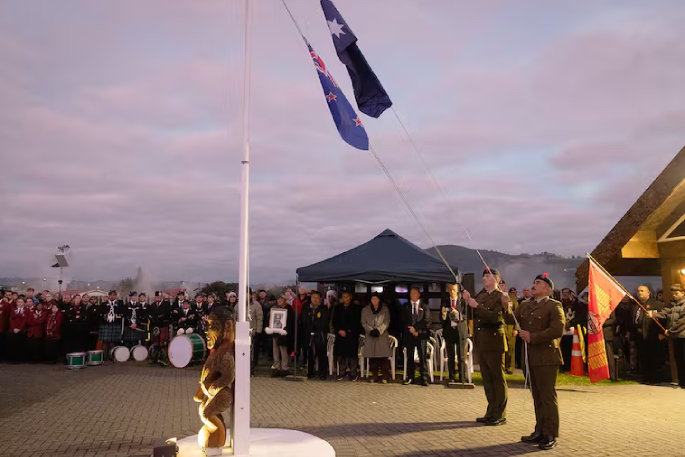 SunLive - Rotorua Anzac Day dawn service - The Bay's News First