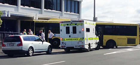 SunLive - Bus crashes into city cafe - The Bay's News First