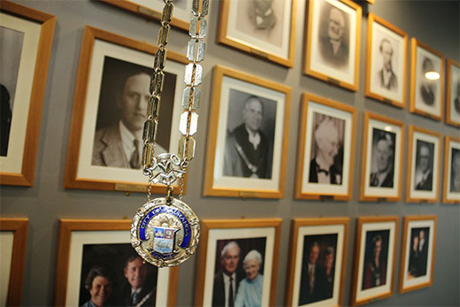 SunLive - Mayoralty chains to swap hands - The Bay's News First