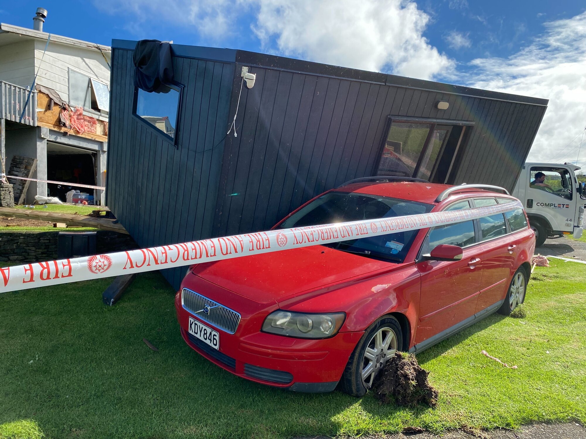SunLive - Tauranga tornado clean-up continues - The Bay's News First