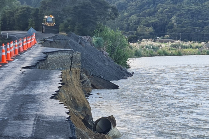 SunLive - Slips update: SH2 reopens, SH35 remains closed - The Bay's ...