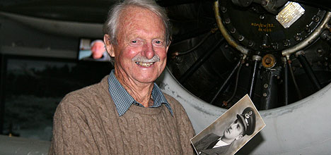 SunLive - Defiant pilot returns - The Bay's News First