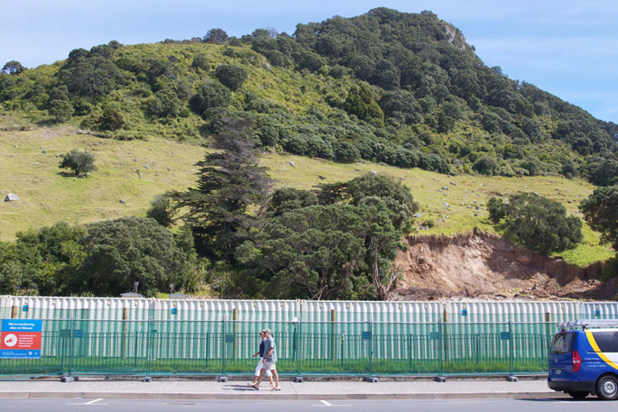 SunLive - Mount Maunganui slip risk options debated - The Bay's News First