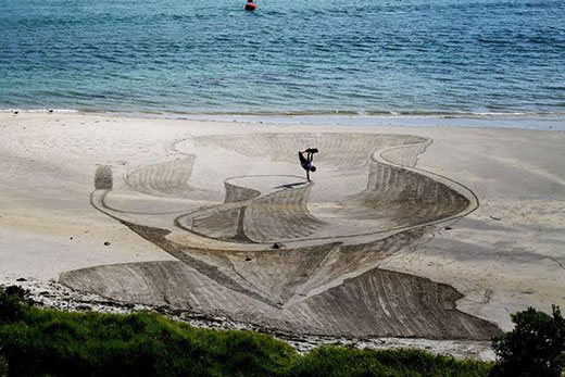 SunLive - Making waves in the sand - The Bay's News First