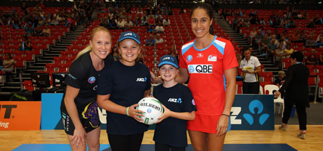 SunLive - Netball fans meet captains - The Bay's News First