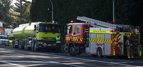 SunLive - Petrol tankerâ€™s tyres catch fire - The Bay's News First