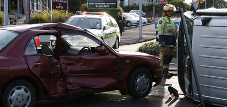 SunLive - Van rolls in roundabout crash - The Bay's News First