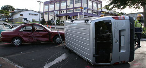 SunLive - Van rolls in roundabout crash - The Bay's News First