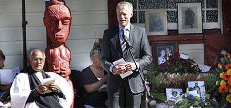 SunLive - Sir Peter Tapsell farewelled - The Bay's News First