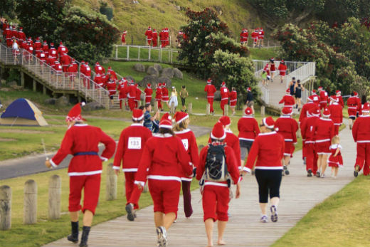 SunLive - Santa run returns to Mount - The Bay's News First