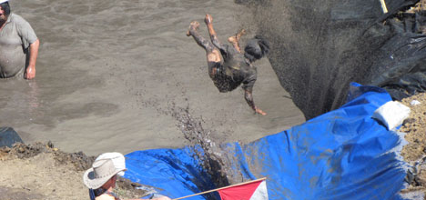 SunLive - Muddy mayhem - The Bay's News First
